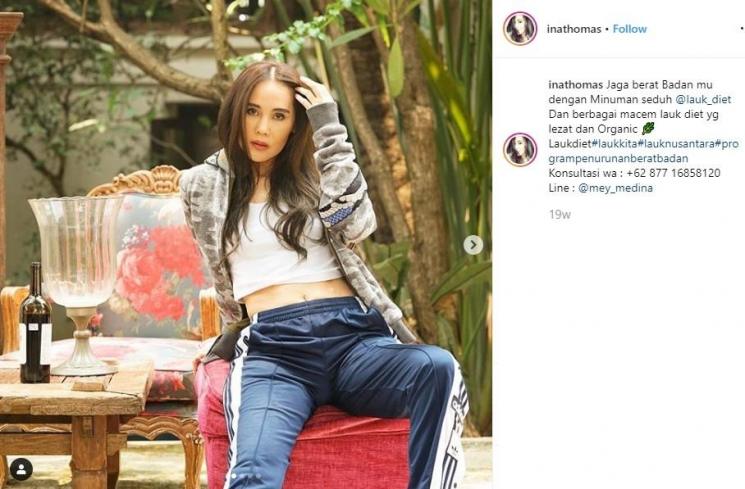 43 Tahun Masih Seksi, Intip Potret Ina Thomas Pamer Perut Rata